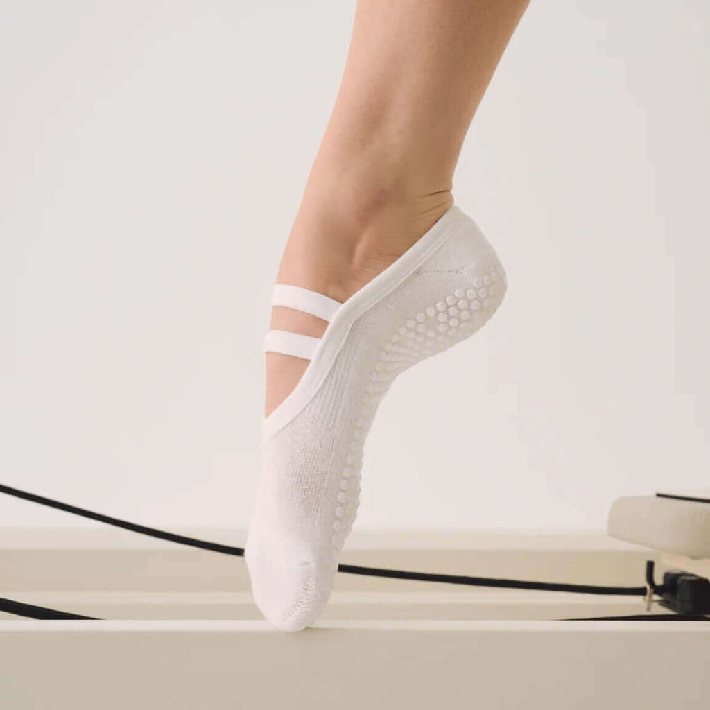 Ballet Grip Socks - Ivory | FOLD Reformer
